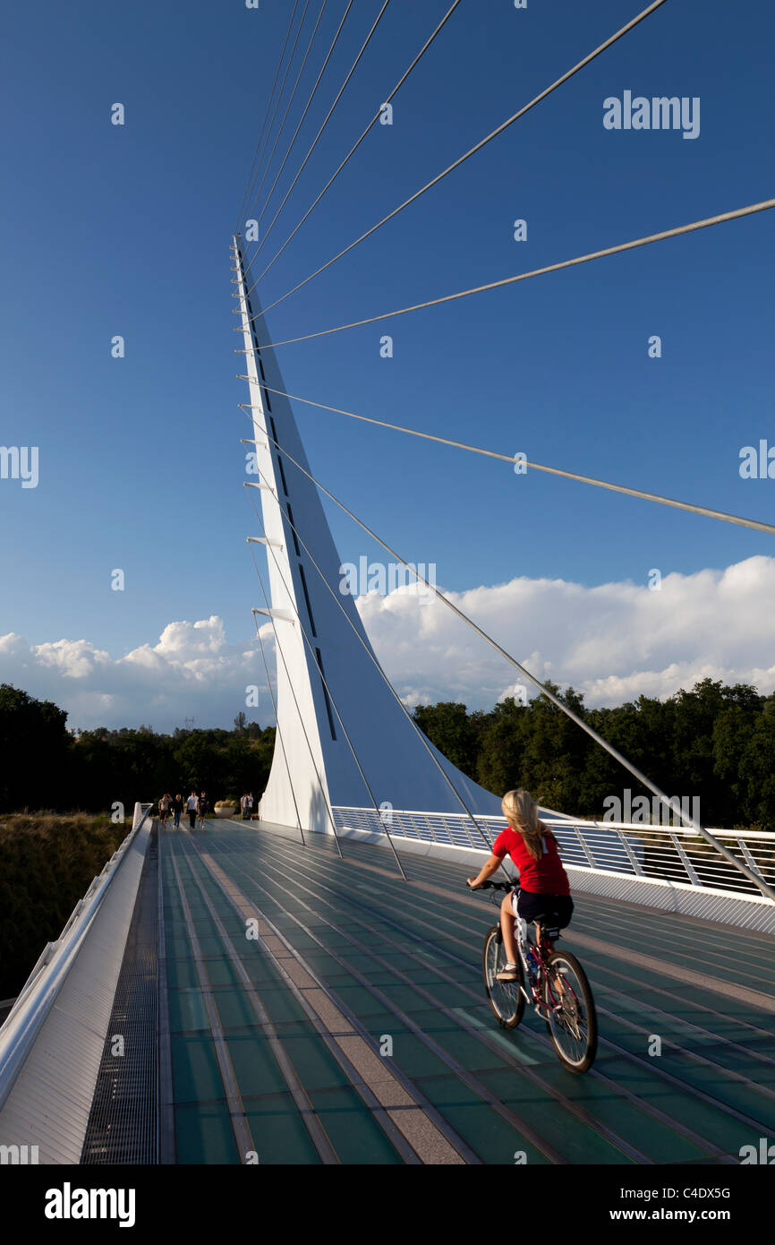 Sundial Bridge Turtle Bay