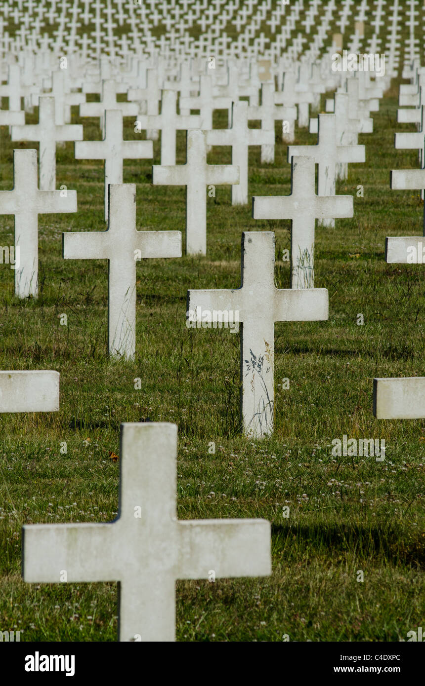 Mass of crosses in French First World War cemetery at La Targette Stock ...