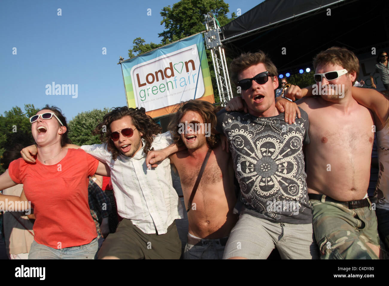 Young people dancing at the Green Festival in Regent's Park in London ...