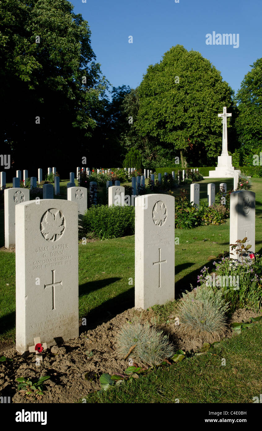British and Commonwealth war graves in Ramparts Cemetery, Ypres Stock ...