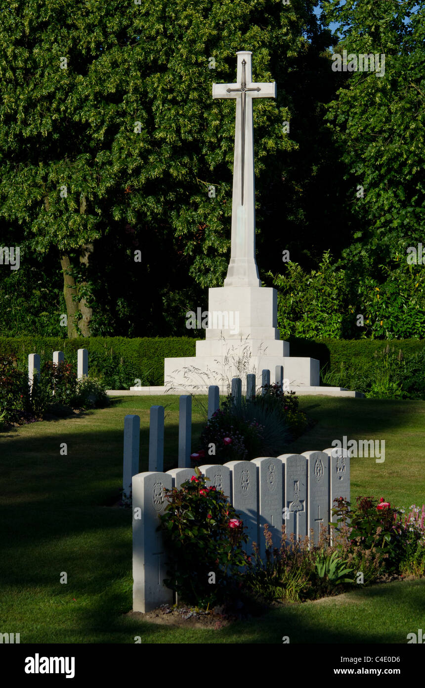 British and Commonwealth war graves in Ramparts Cemetery, Ypres Stock ...