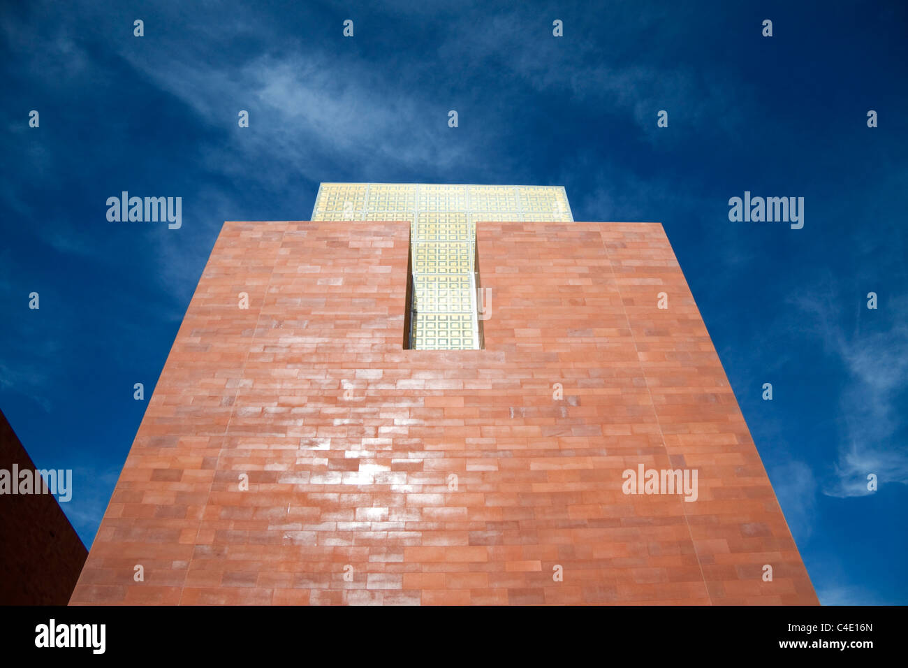Yellow brick tower hi-res stock photography and images - Alamy