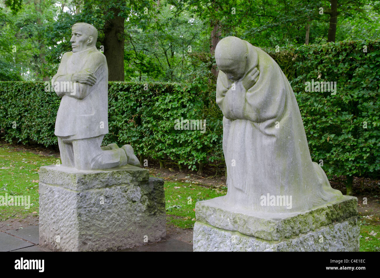 Vladslo German war cemetery with sculpture The Grieving Parents by ...