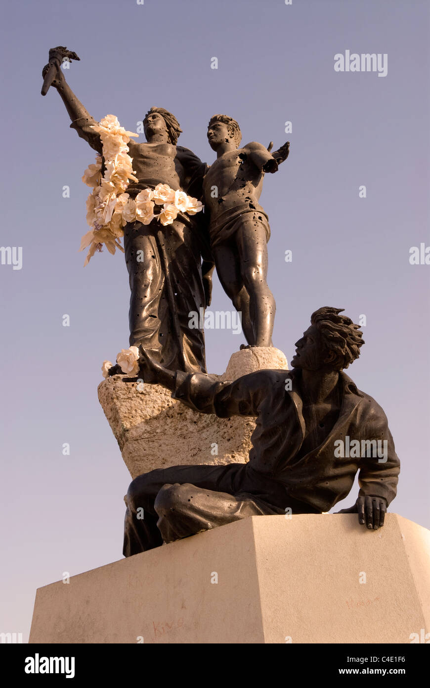 Martyrs Square statue, Downtown Beirut, Lebanon Stock Photo - Alamy