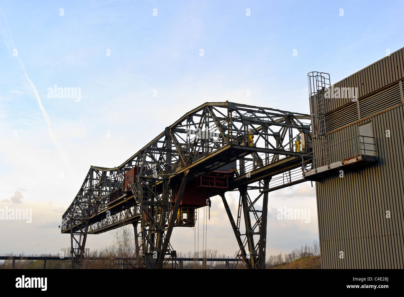 Crane offload hi-res stock photography and images - Alamy