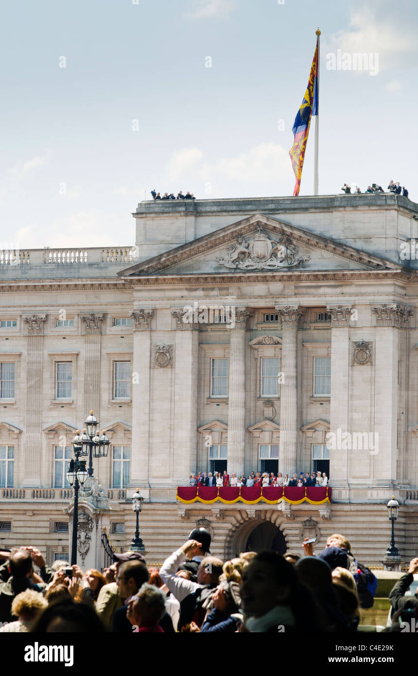 The Royal Family on the balcony of the Buckingham Palace Stock Photo ...
