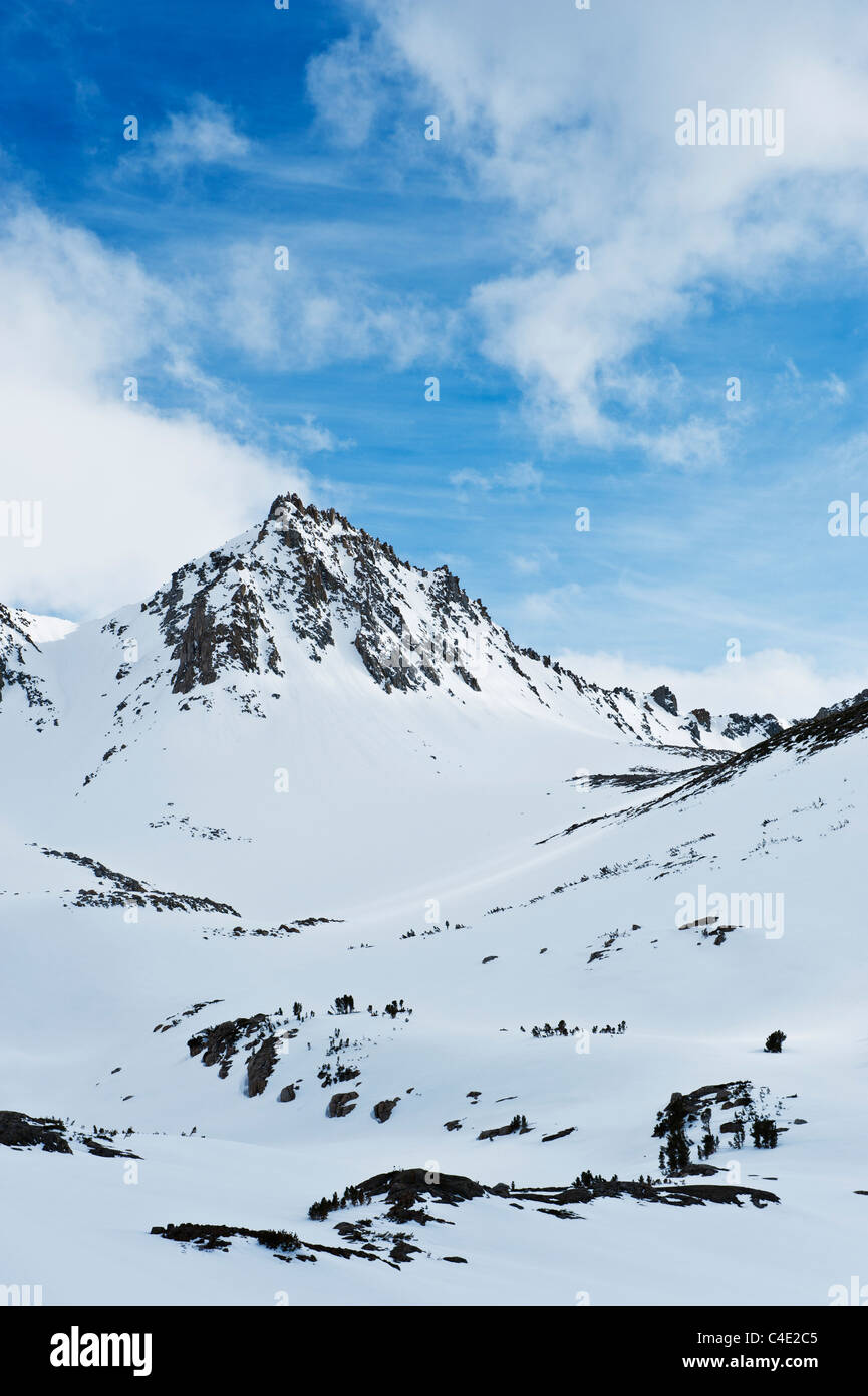 Winter mountain peak, Sierra Nevada mountains, California, USA Stock ...