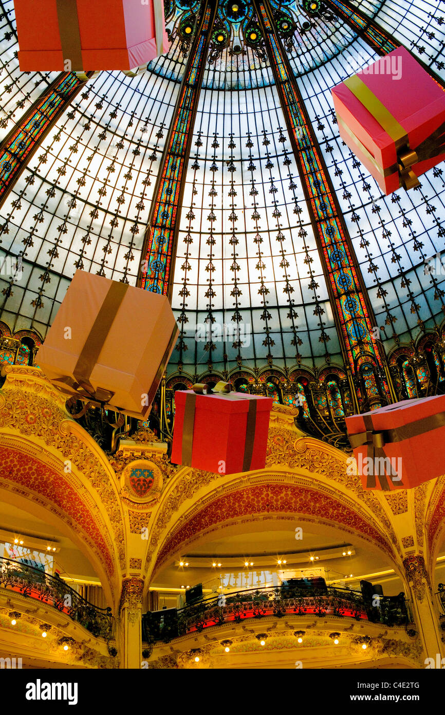 Galeries Lafayette, interior dome design details, Paris, France Stock ...