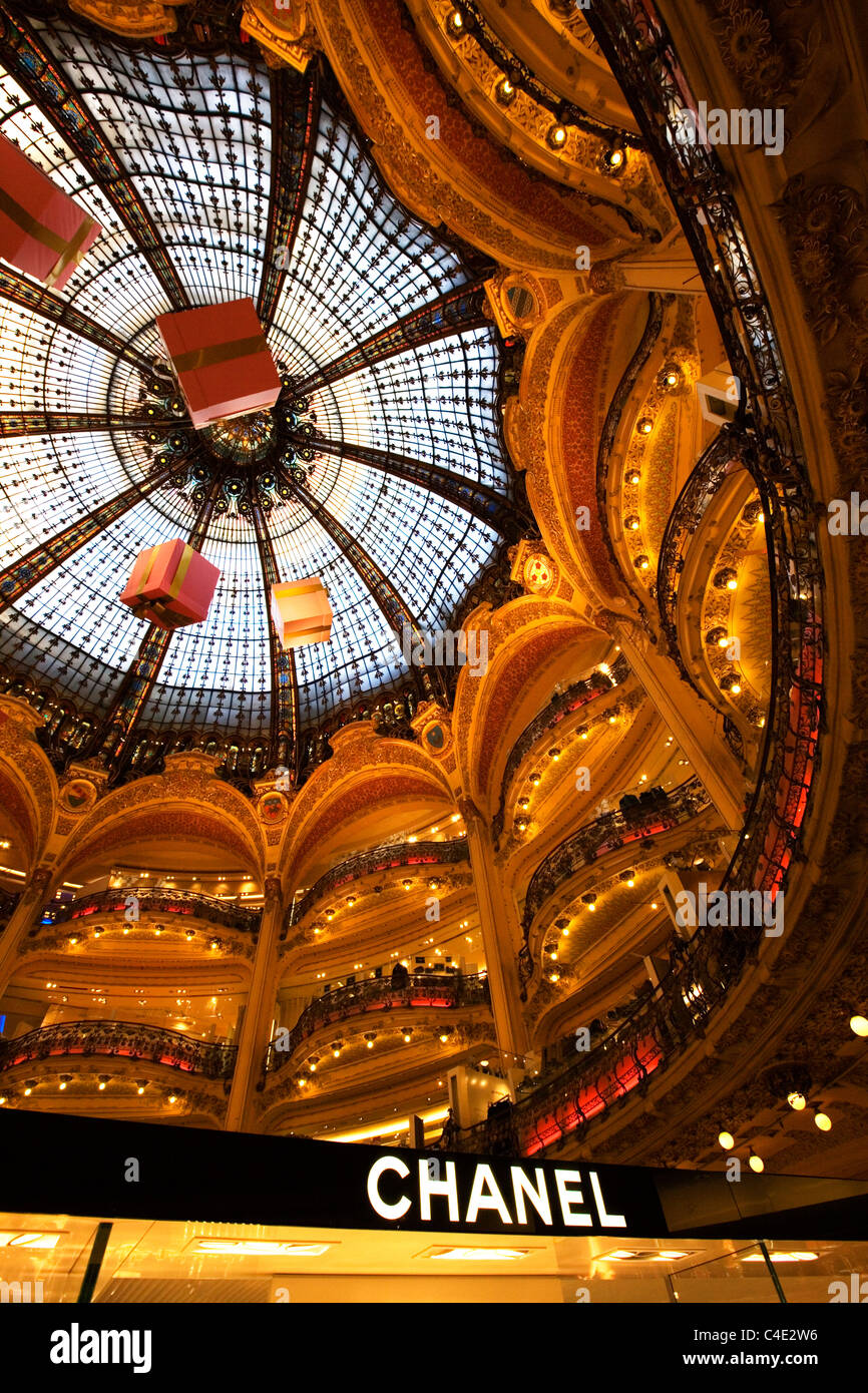 Galeries Lafayette, interior dome design details, Paris, France, Europe ...