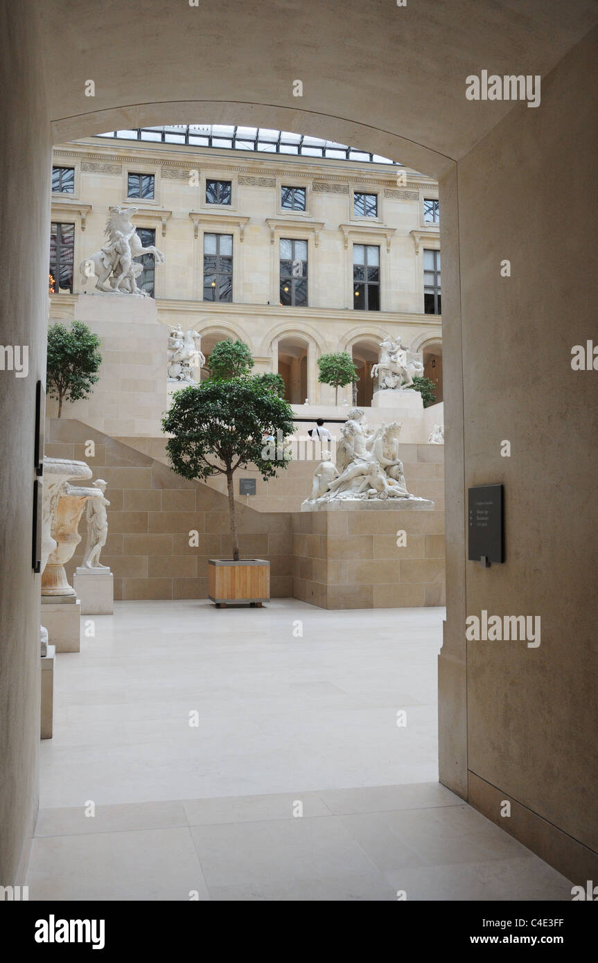 Paris louvre museum cour hi-res stock photography and images - Alamy