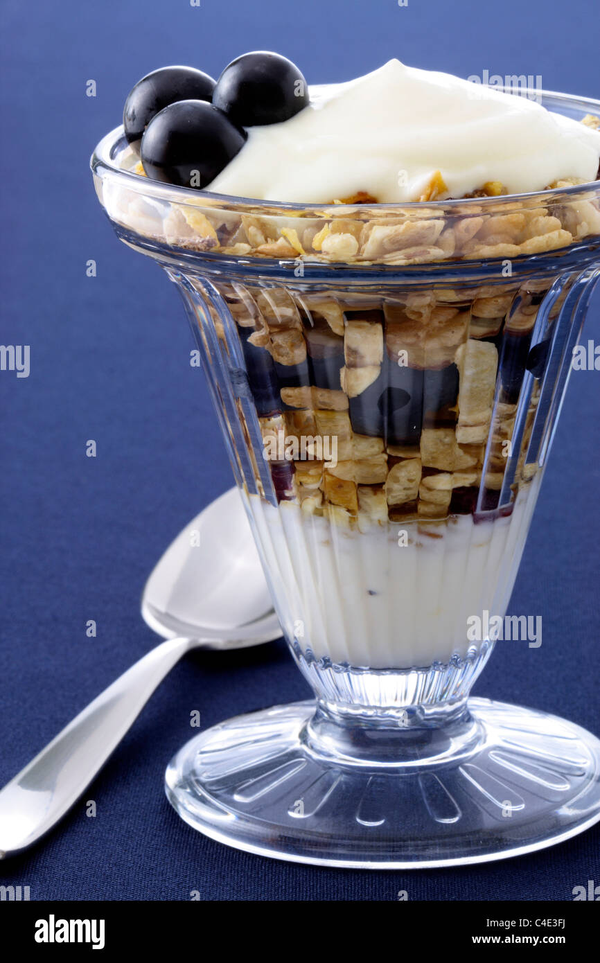 Crunchy granola and creamy yogurt hi-res stock photography and images ...