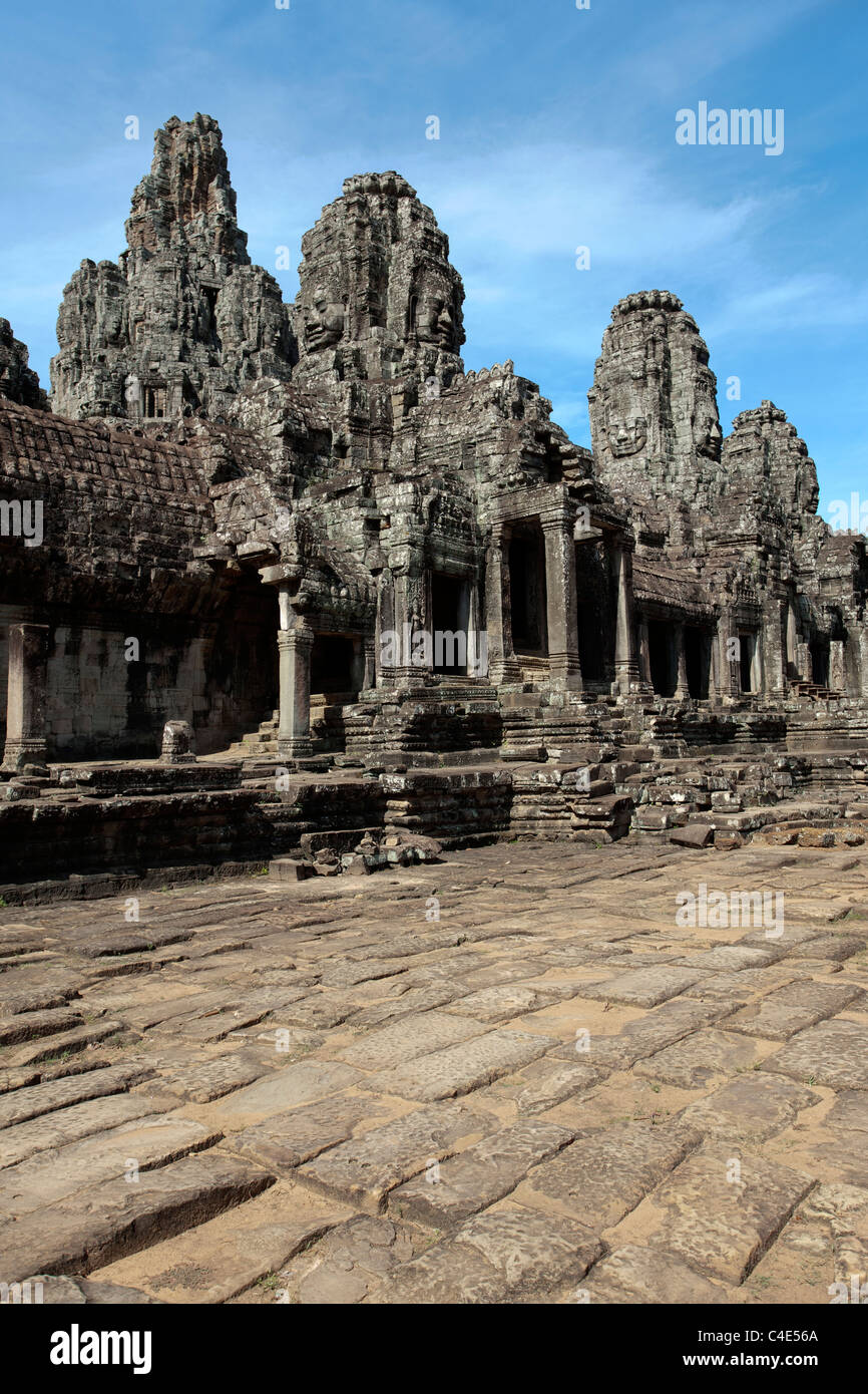 Angkor thom temple ruins hi-res stock photography and images - Alamy