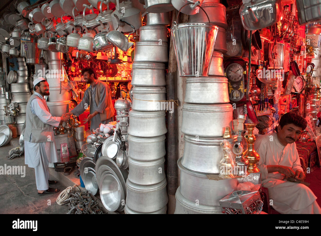 pots and pans-shop in Afghanistan Stock Photo - Alamy