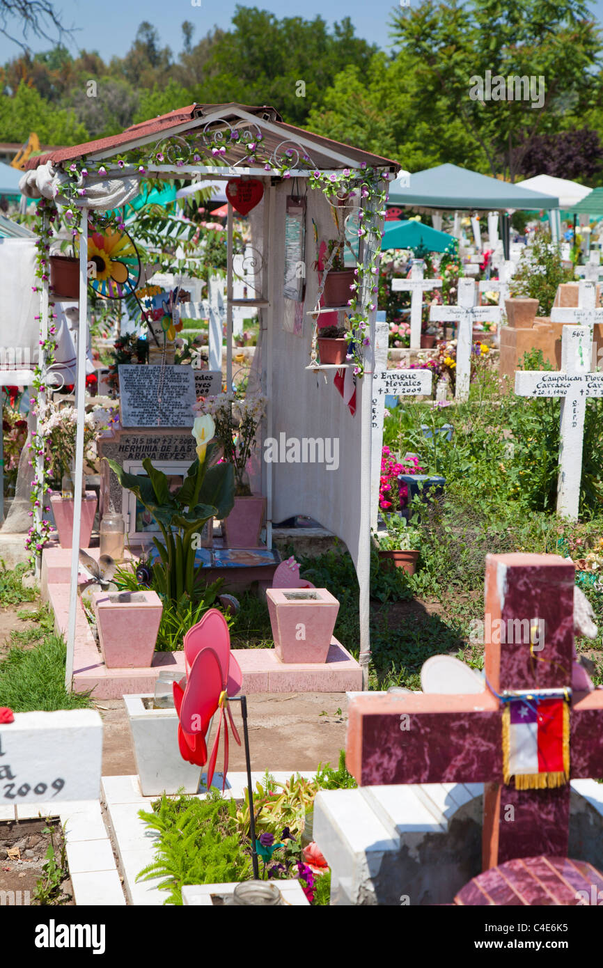 Modern tombs hi-res stock photography and images - Alamy