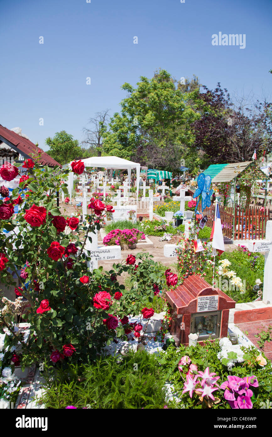 The modern section of Santiago's General Cemetery in Recoleta Stock ...