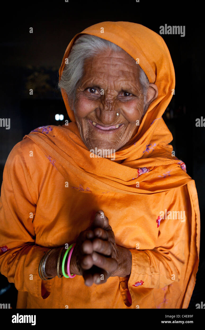 Christian woman hi-res stock photography and images - Alamy