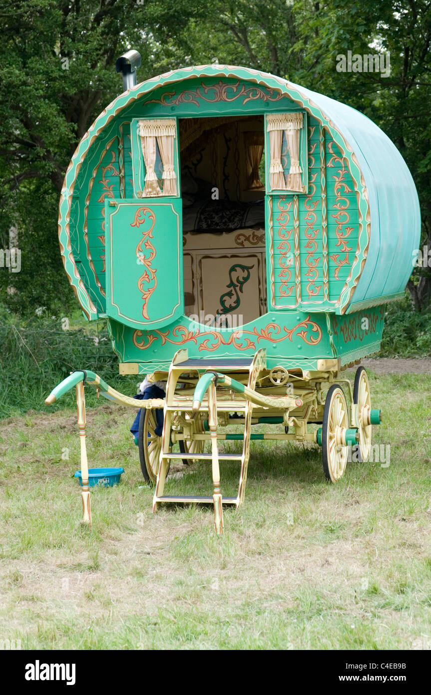 gypsy caravan caravans traditional wood wooden wheel wheels horse drawn ...