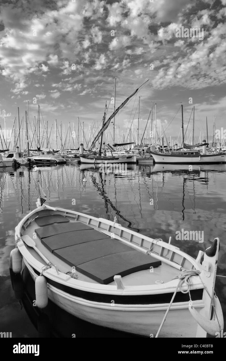 Pointu traditional fishing boat hi-res stock photography and images - Alamy