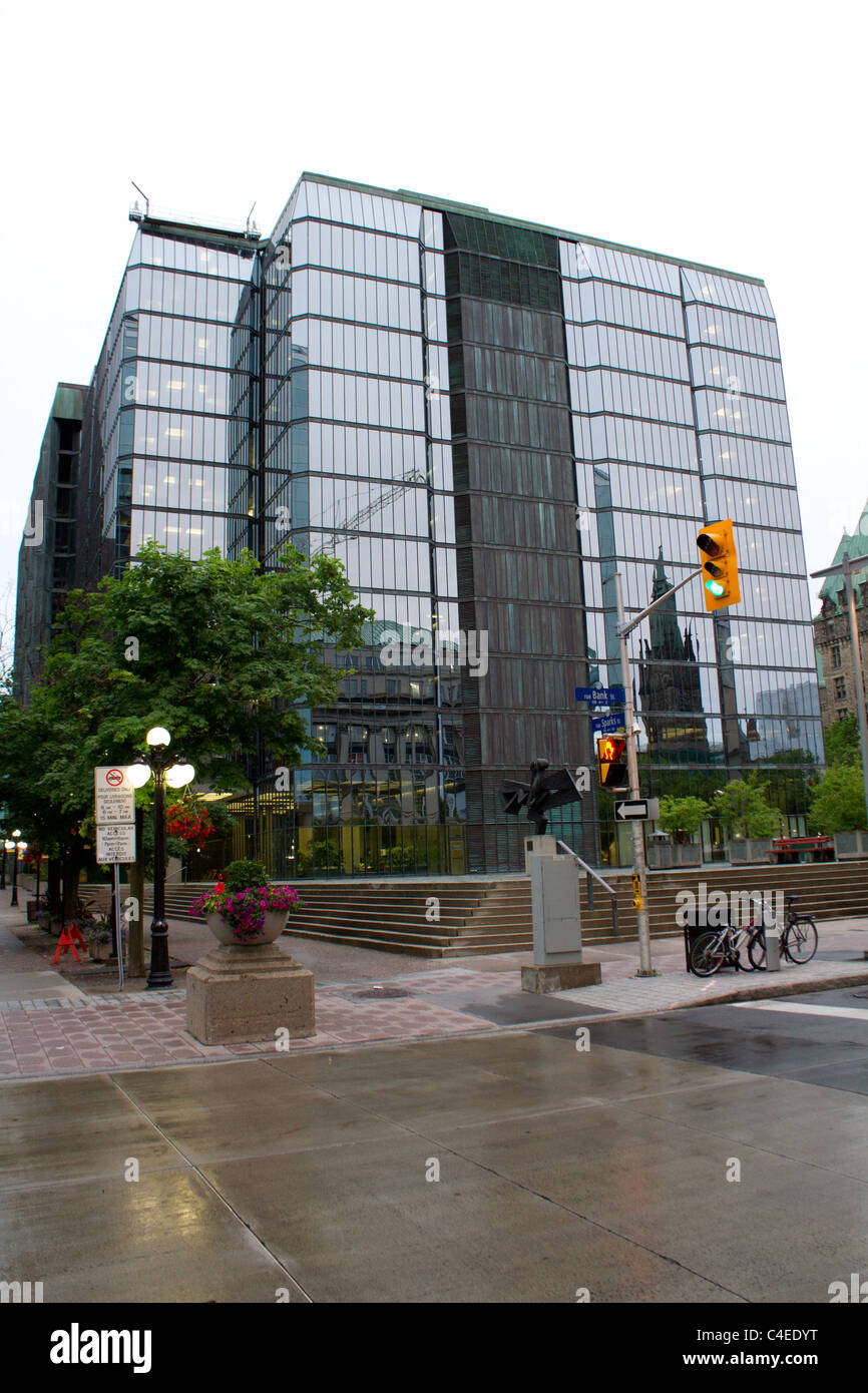 office building glass exterior Stock Photo - Alamy
