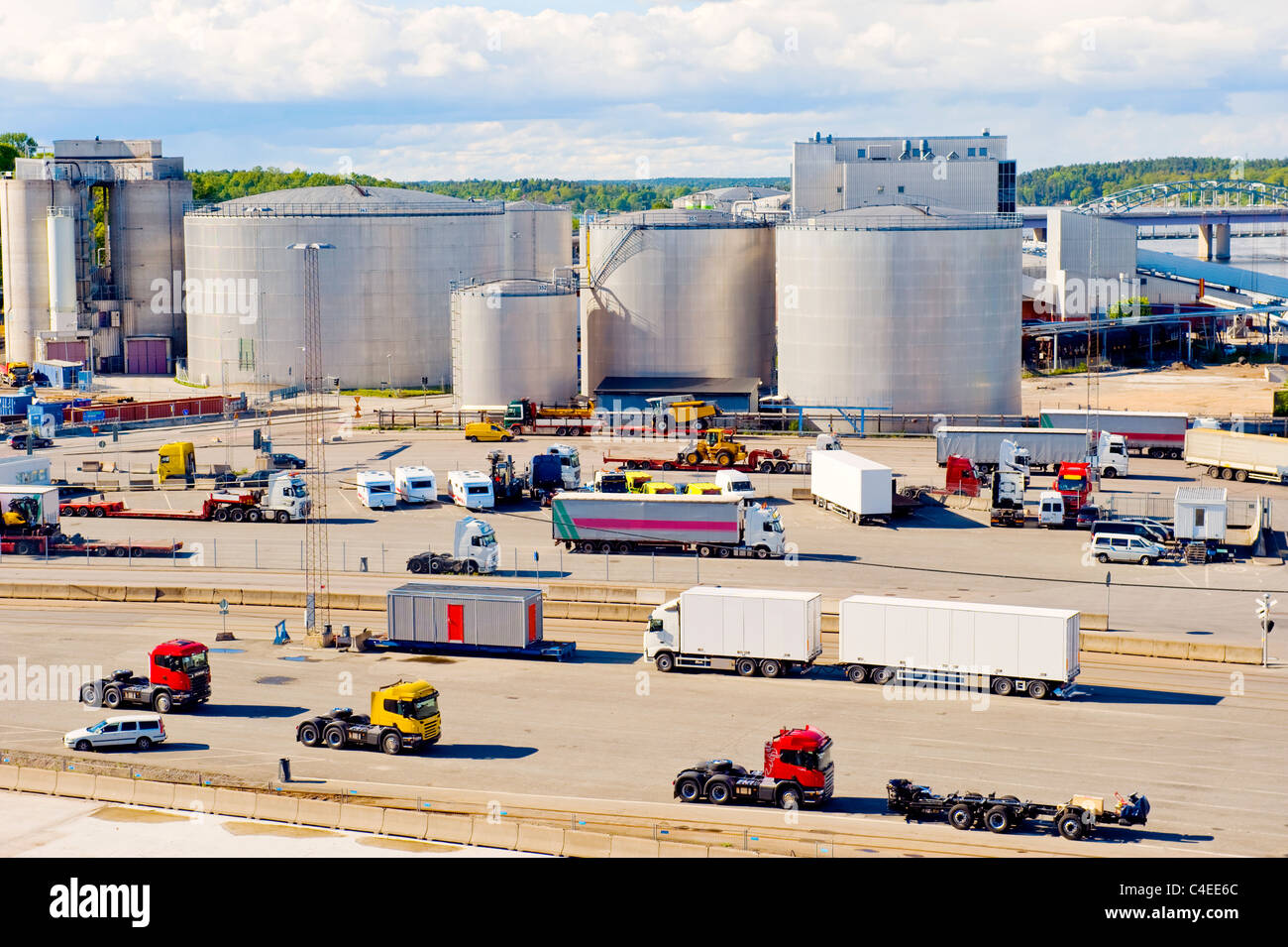 Cargo ship and storage tanks hi-res stock photography and images - Alamy