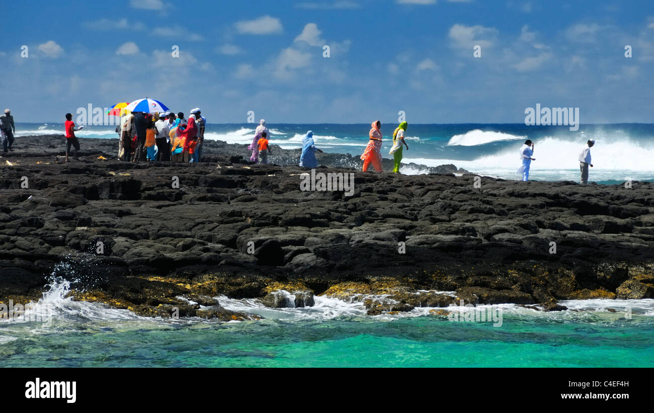 Lava cliffs hi-res stock photography and images - Alamy