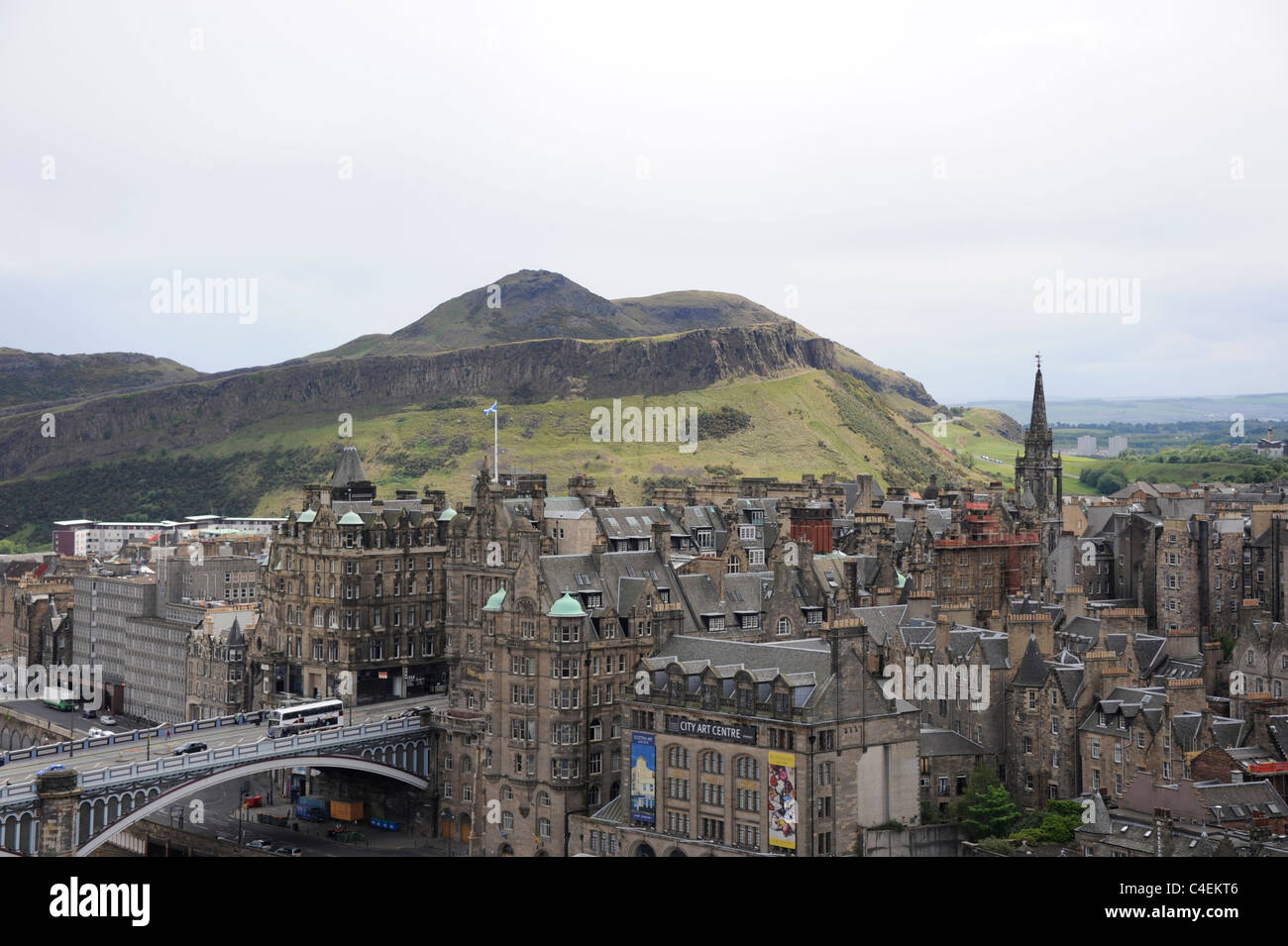 A view of Edinburgh's Oldtown on the Southside of the city with Arthur ...