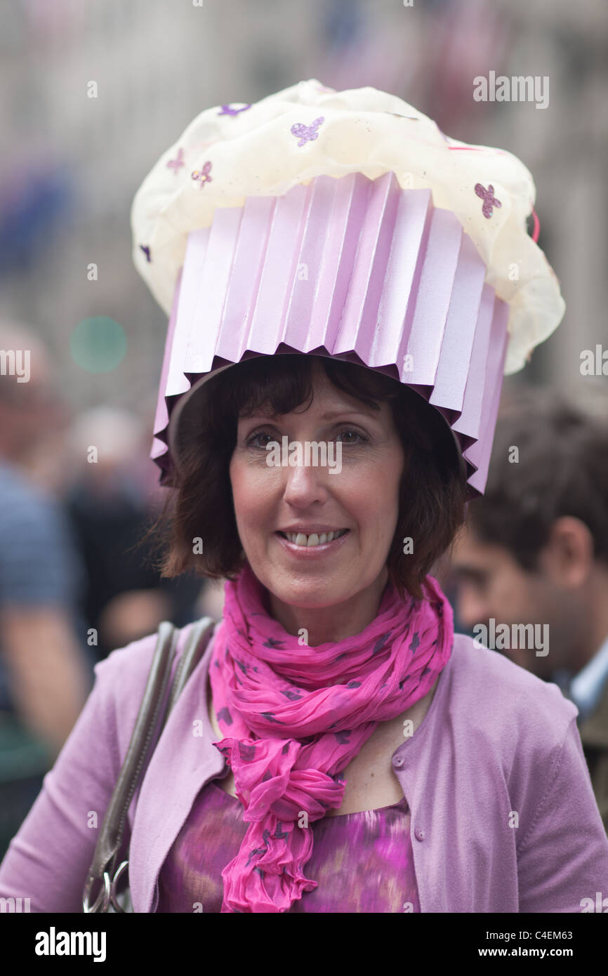 Easter bonnet parade nyc hi-res stock photography and images - Alamy
