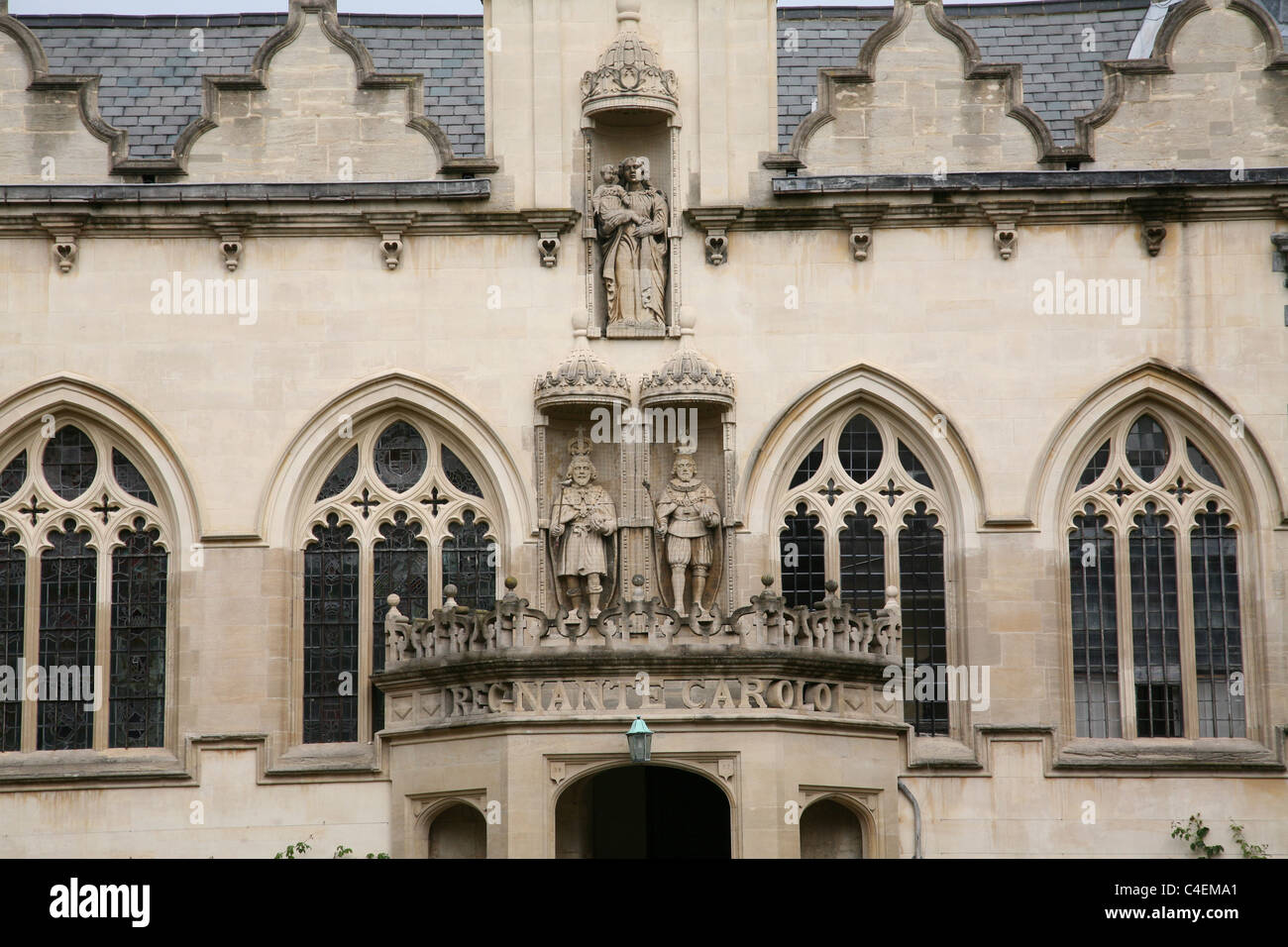 Oxford University Oriel College First Quad Statues above portico Stock ...