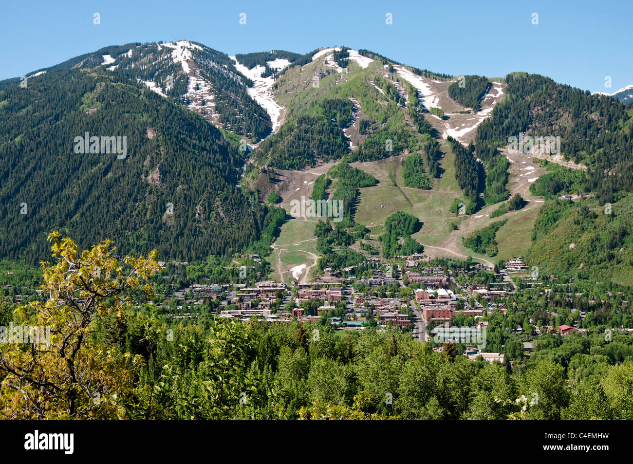 Aspen ski resort hi-res stock photography and images - Alamy
