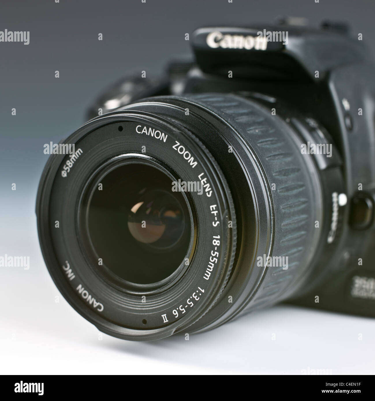 Camera with zoom lens hi-res stock photography and images - Alamy