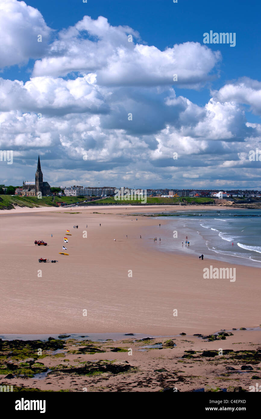 Longsands Beach at Tynemouth on a summer's day, Tynemouth, Tyne and ...