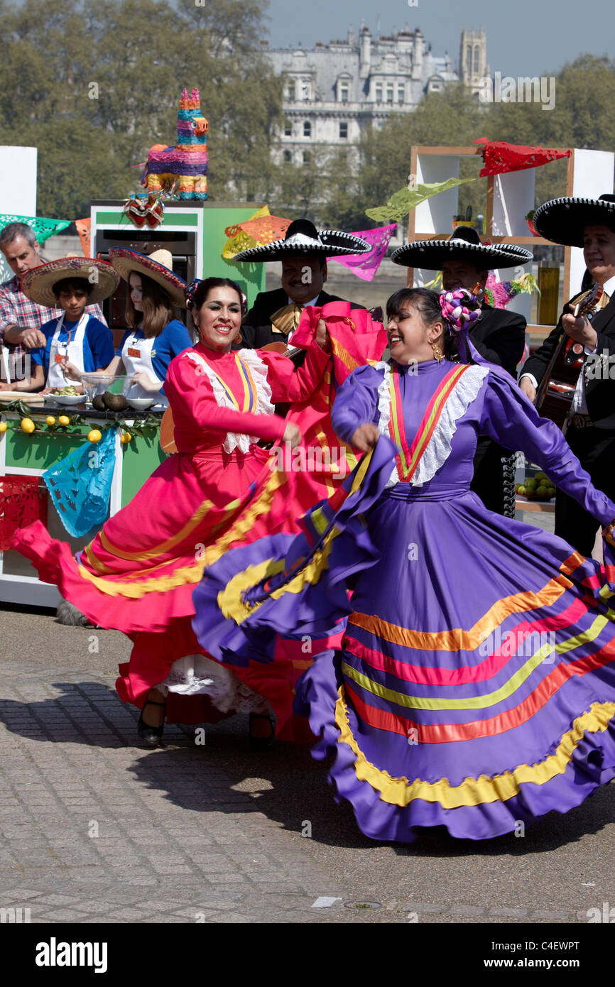 Itv this morning presenters hi-res stock photography and images - Alamy
