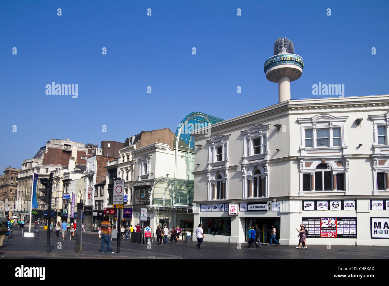 Clayton Square shopping centre and Radio City Tower in Liverpool ...