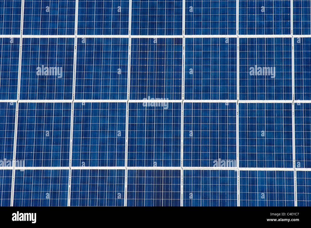 Huge solar panel hi-res stock photography and images - Alamy