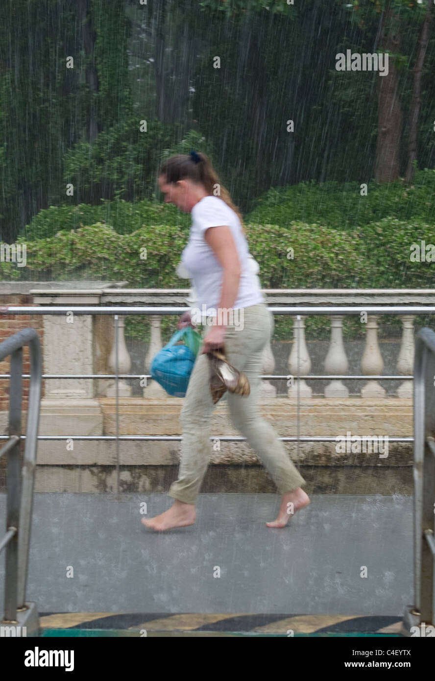 Caught in the rain hi-res stock photography and images - Alamy