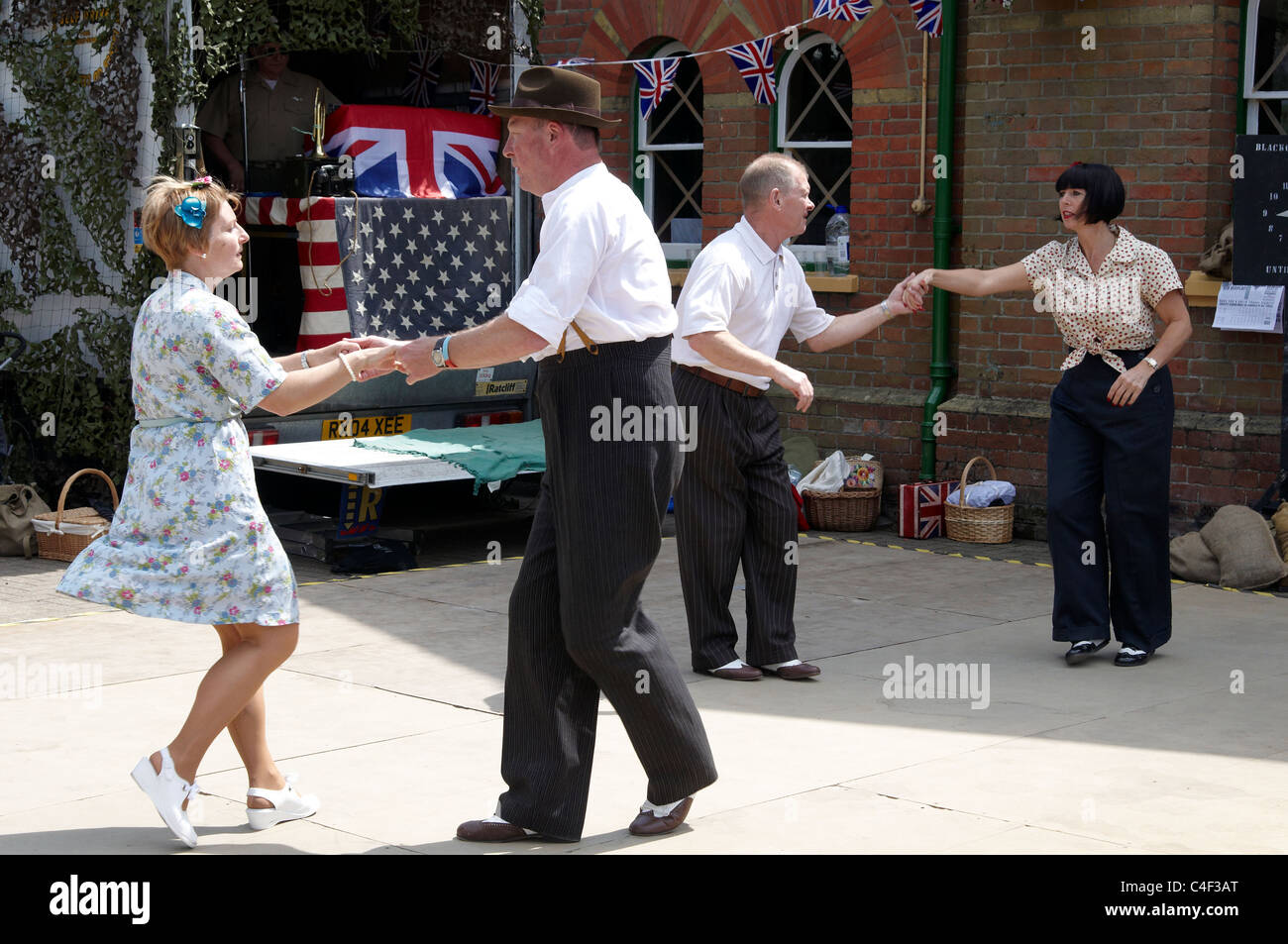 Soldier dancing world war two hi-res stock photography and images - Alamy