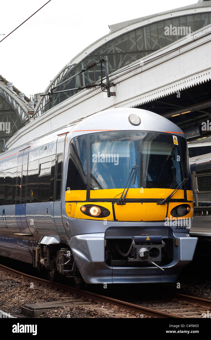 Heathrow Express class 332 waiting at a platform at Paddington Railway ...