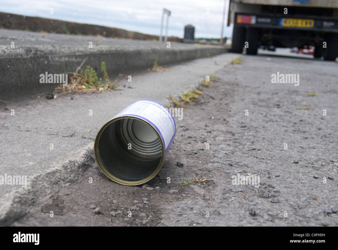 Discarded tin can hi-res stock photography and images - Alamy