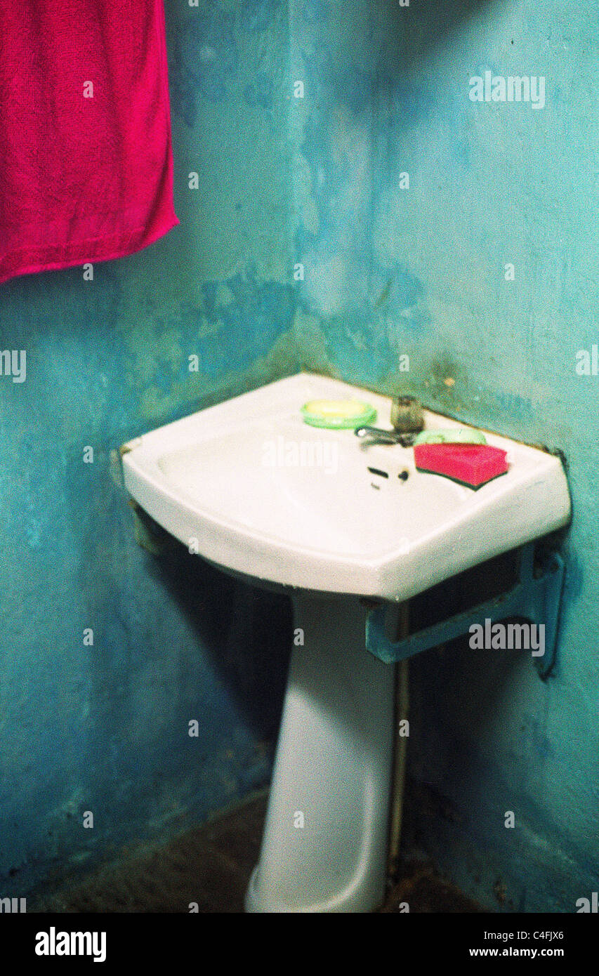 Basin water hi-res stock photography and images - Alamy