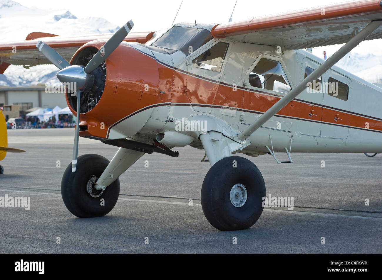 Dehavilland dhc 2 hi-res stock photography and images - Alamy