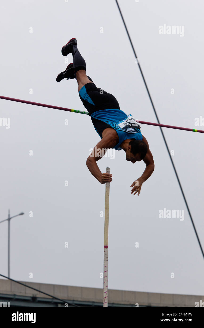 French pole vaulter hi-res stock photography and images - Alamy