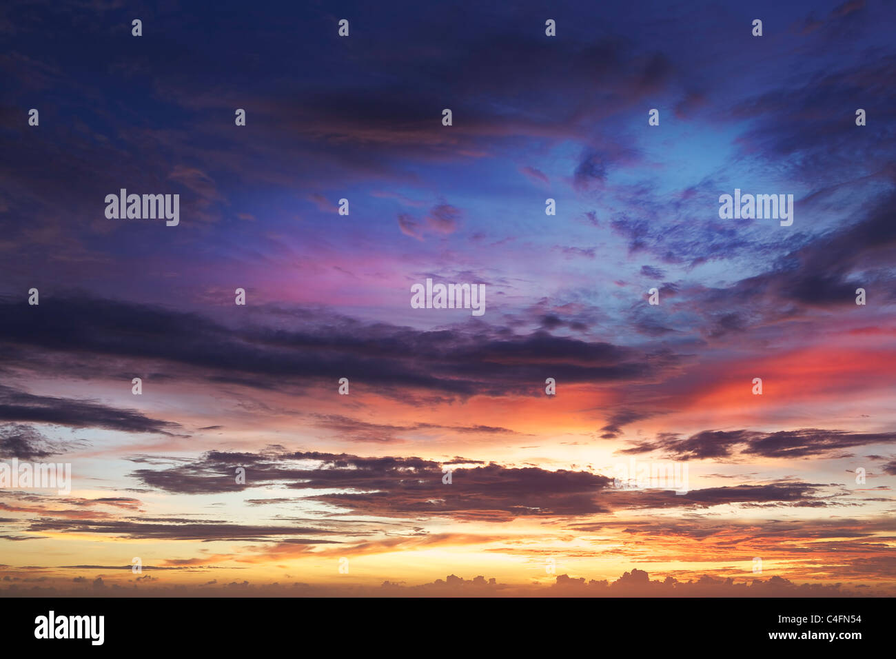 Sky red skies sunset hi-res stock photography and images - Alamy