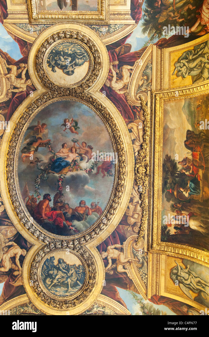 Versaille palace ceiling hi-res stock photography and images - Alamy