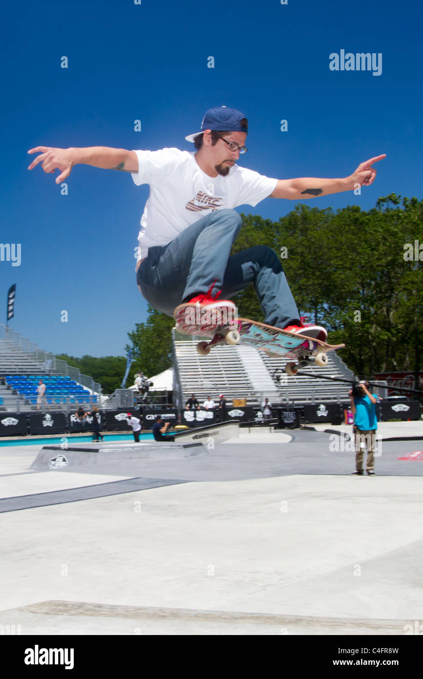 Pro Skateboarder Justin Brock Practicing for the 2011 Maloof Money Cup ...