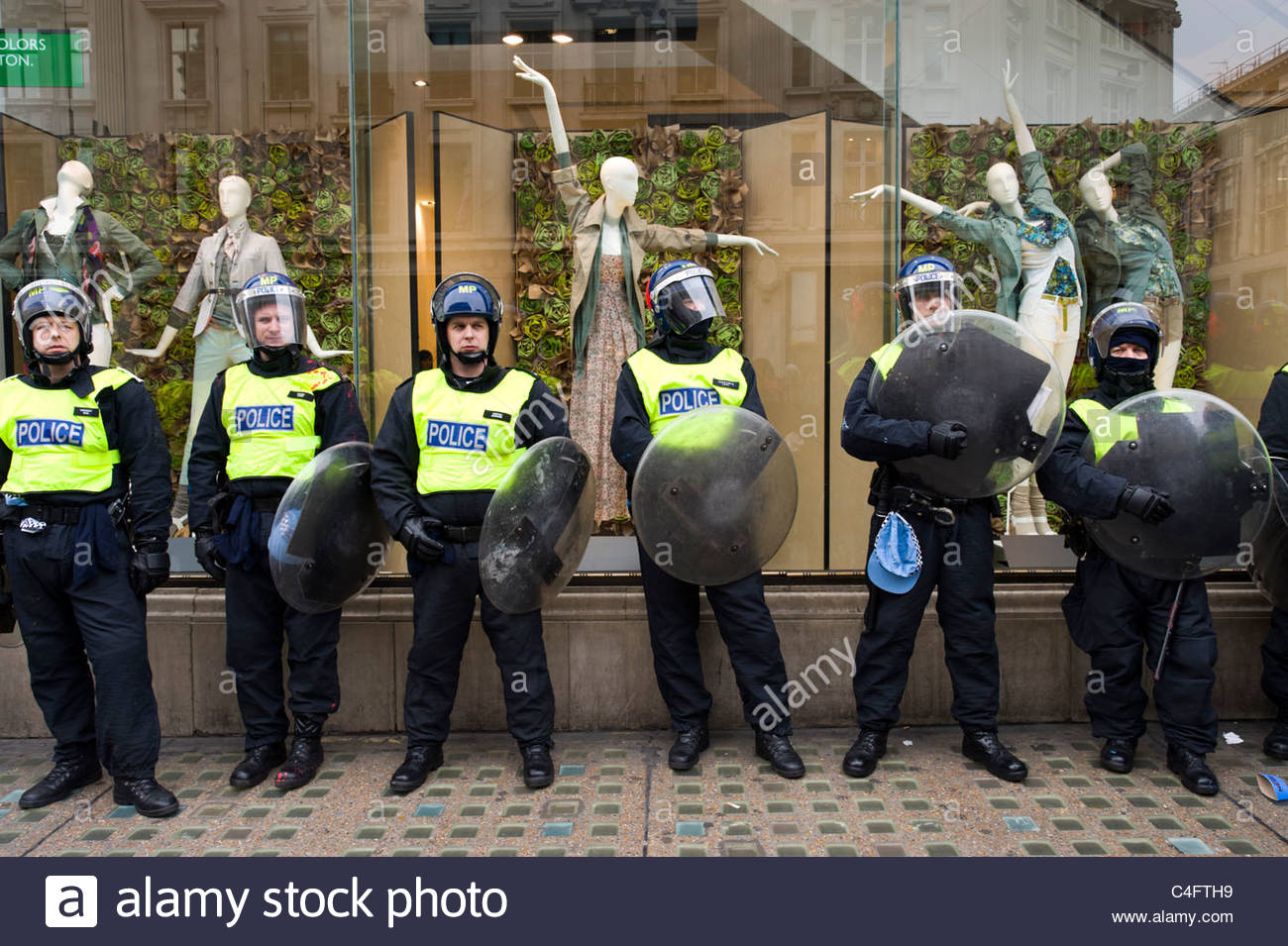 Metropolitan Police Shield Stock Photos & Metropolitan Police Shield ...