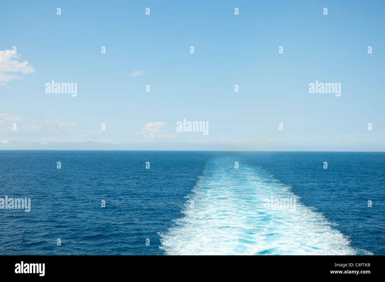 Stern wave of a ship hi-res stock photography and images - Alamy