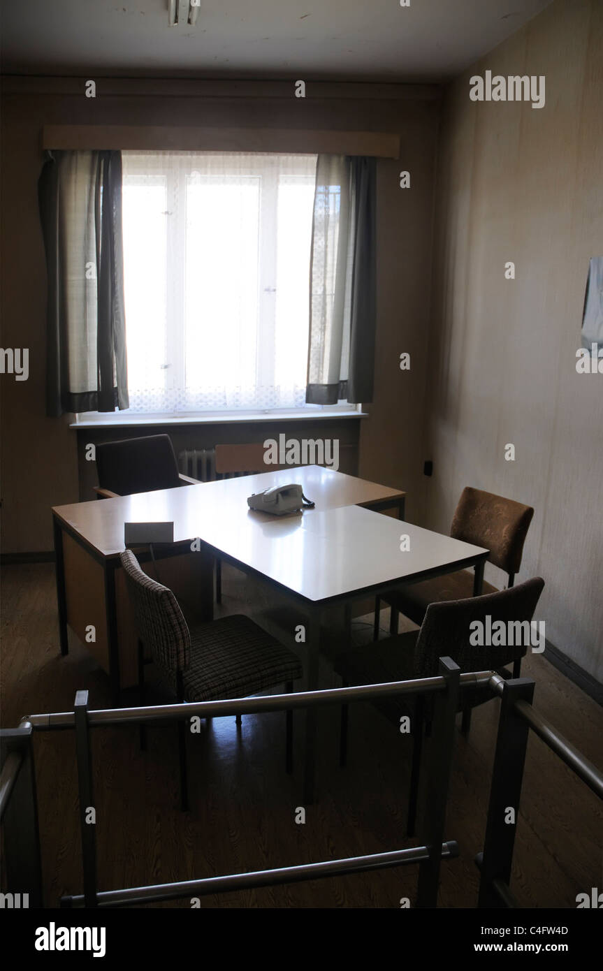 Interrogation room prison hi-res stock photography and images - Alamy