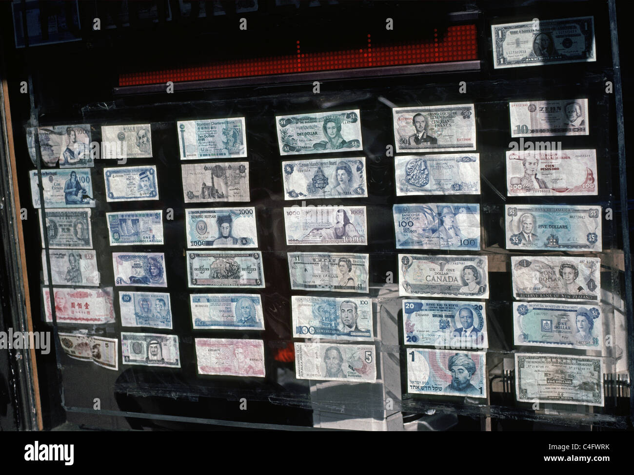 American paper money hi-res stock photography and images - Alamy