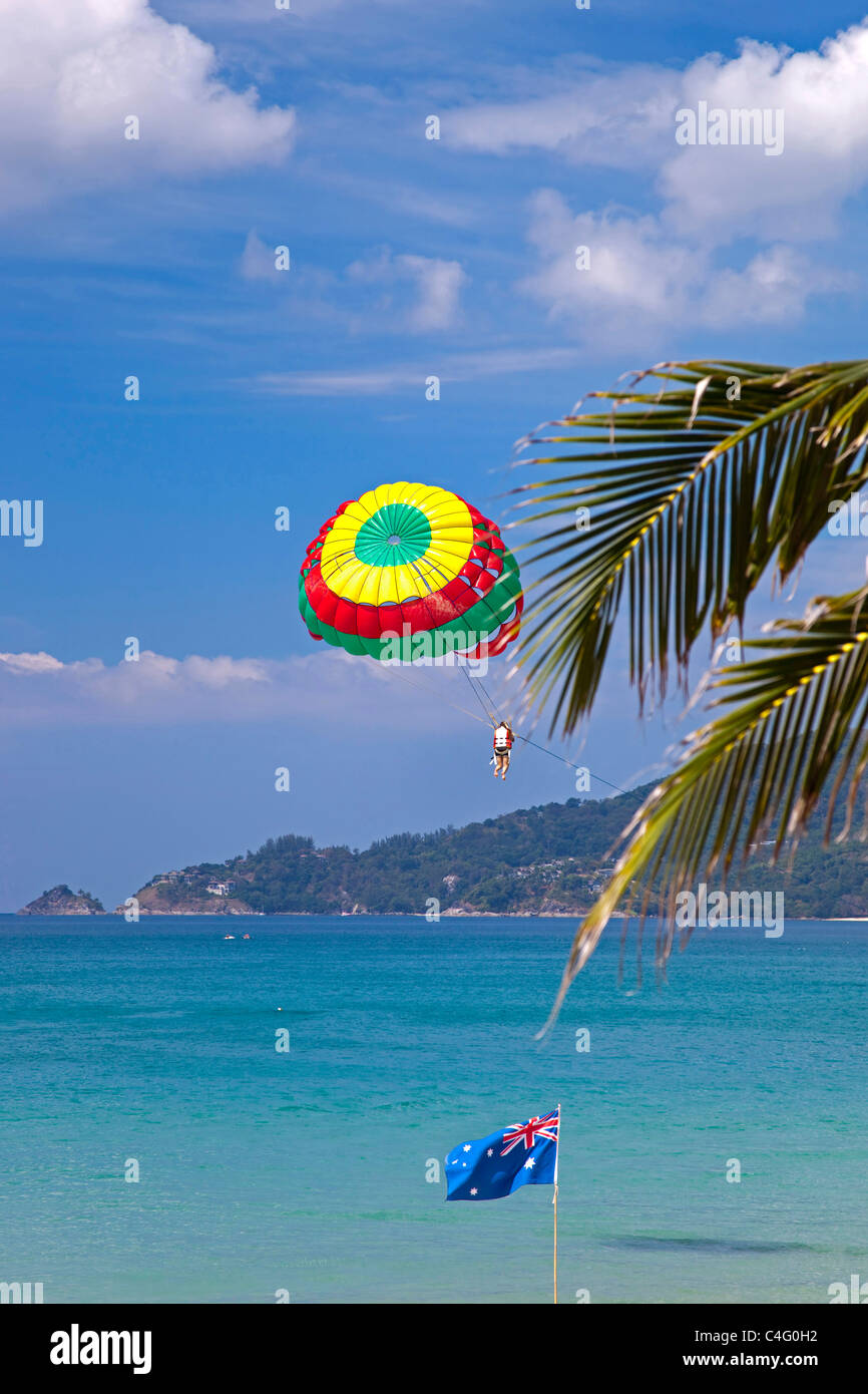 Parasailing, Patong beach, Phuket Thailand Stock Photo - Alamy