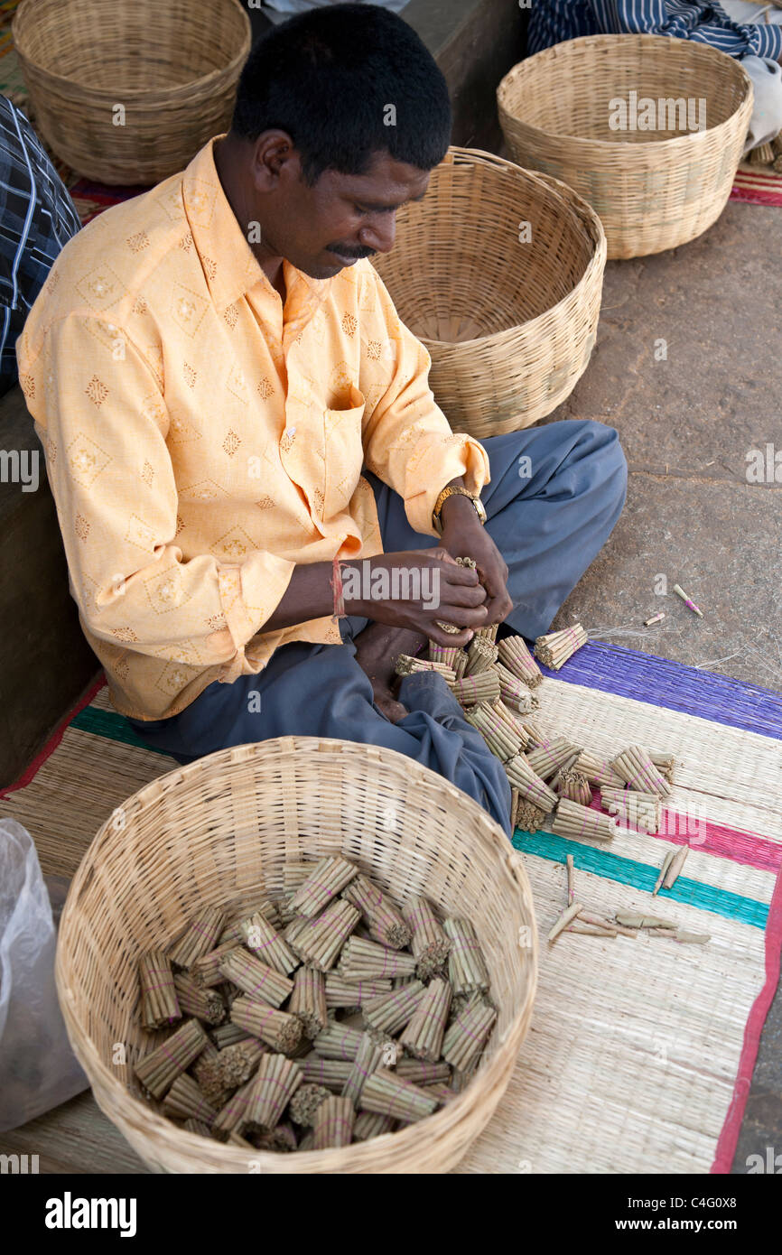 Man packing traditional indian cigarettes (bidis). Mysore. Tamil Nadu ...